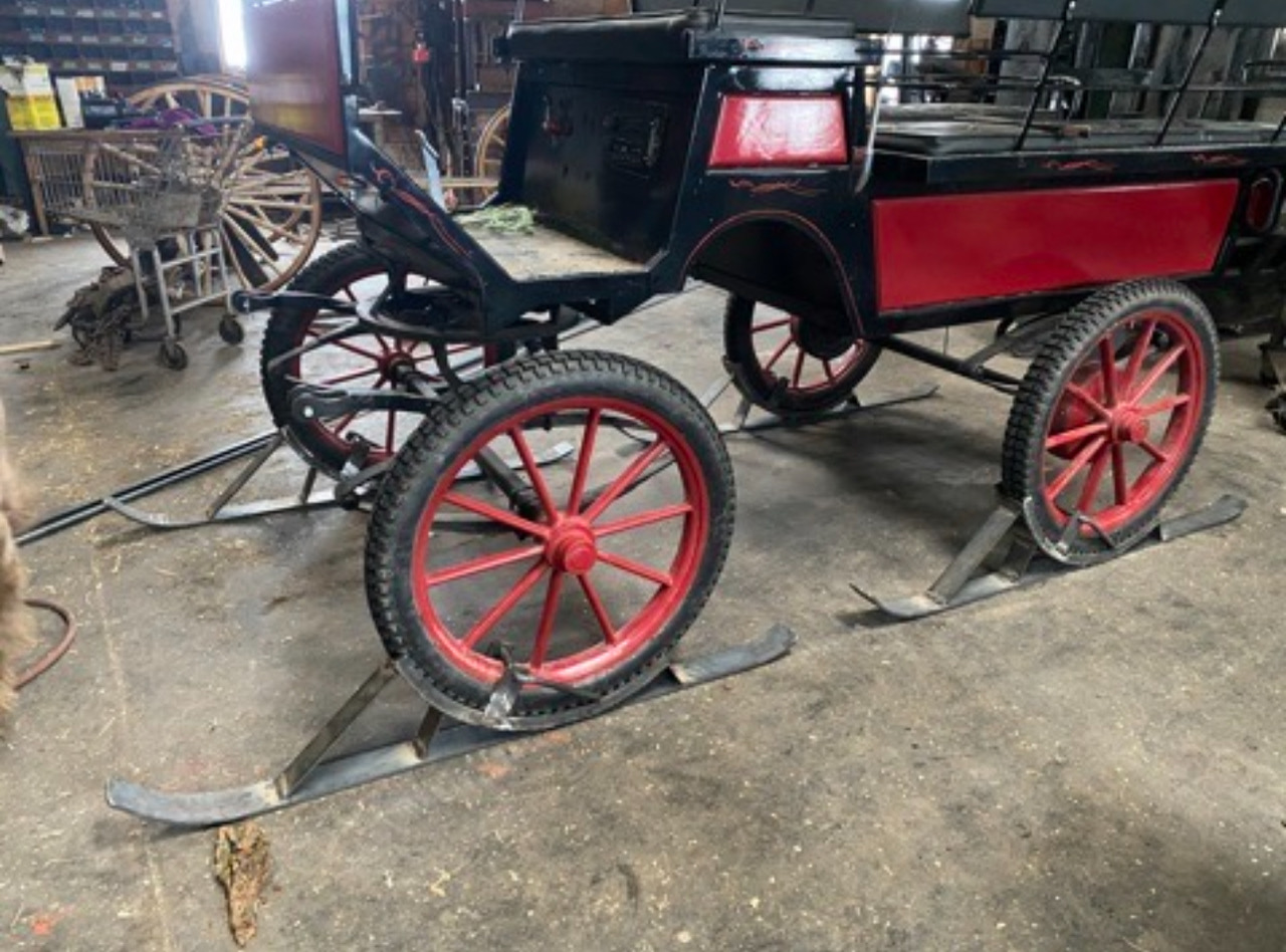 4 wheel wagon with bench seats - Waverly Sales