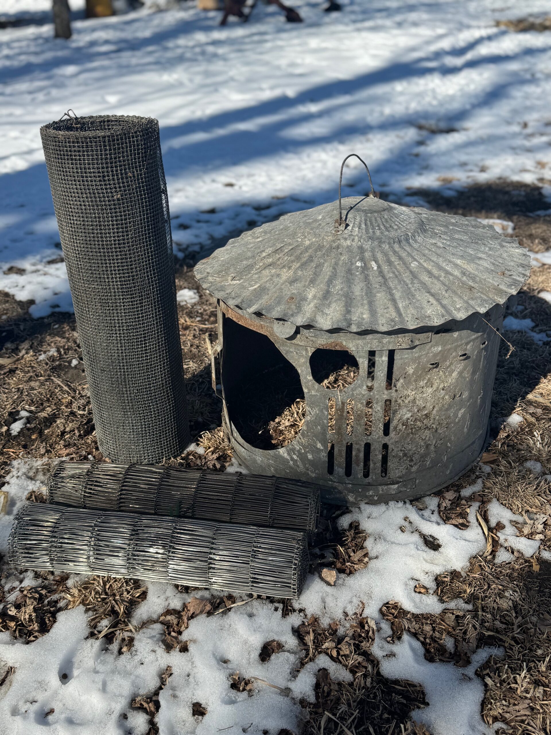 Hen brooding pen - Waverly Sales